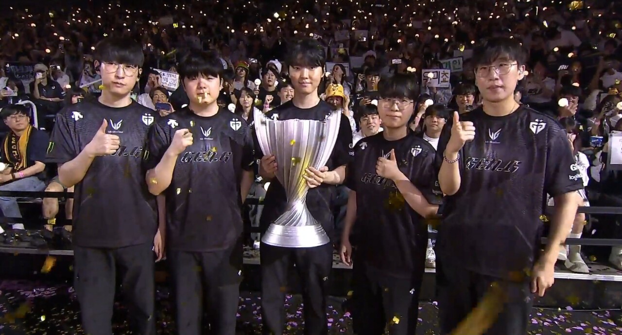 젠지, 한화생명 꺾고 LCK 첫 단일 시즌 챔피언 등극
