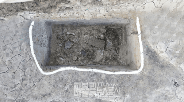부여 관북리 유적에서 궁중 악기와 국내 최대 수량의 목간 출토